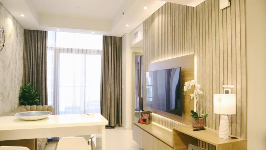 Stunning 2 Bedroom Aykon City Tower C, Dubai (vuoden 2026 päivitetyt ...