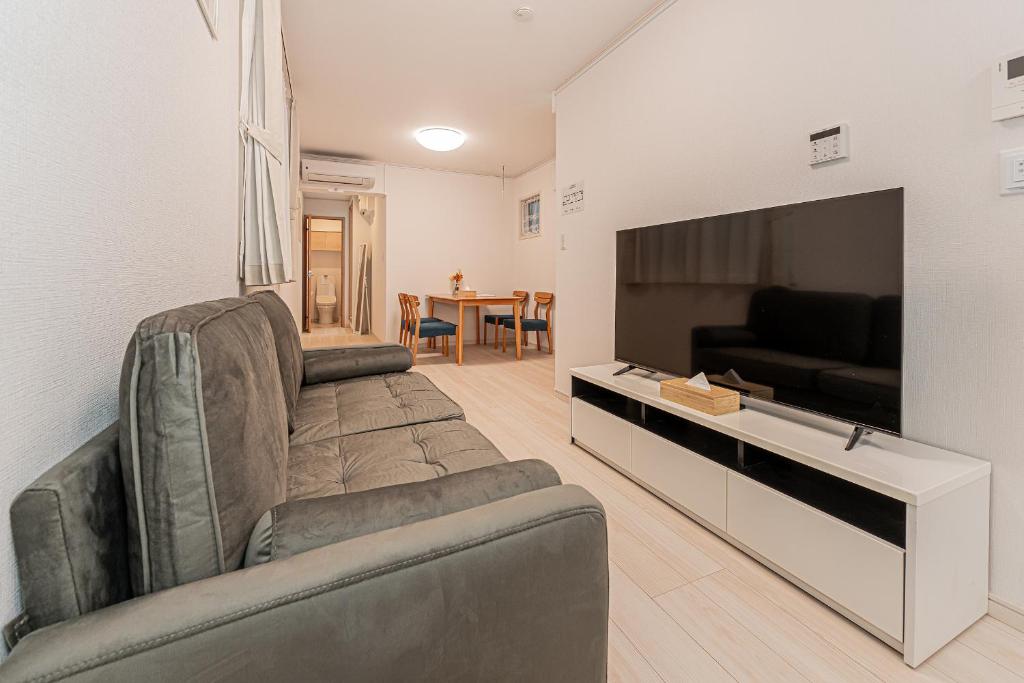 Newly Built 4-Bedroom House in Shopping Street, 8-Min Walk from Akabane ...