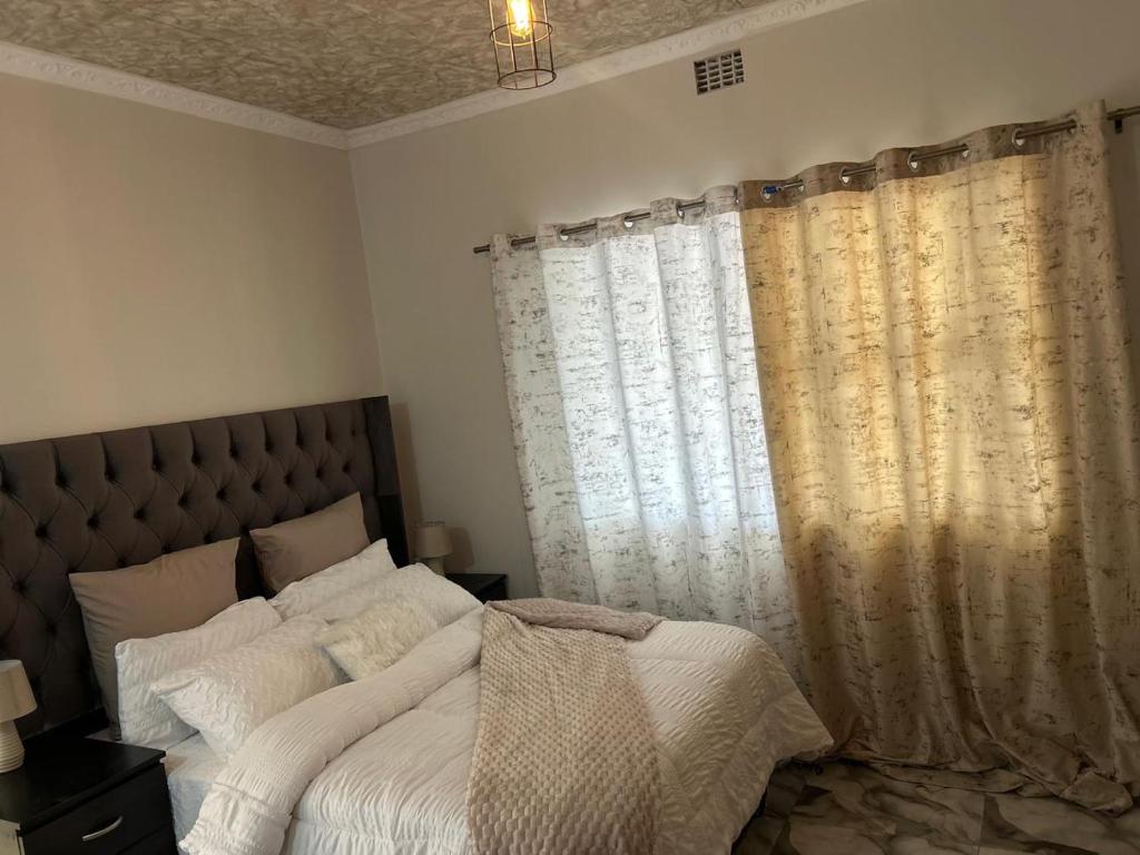 Royal Rest, Vosburg (updated prices 2026)