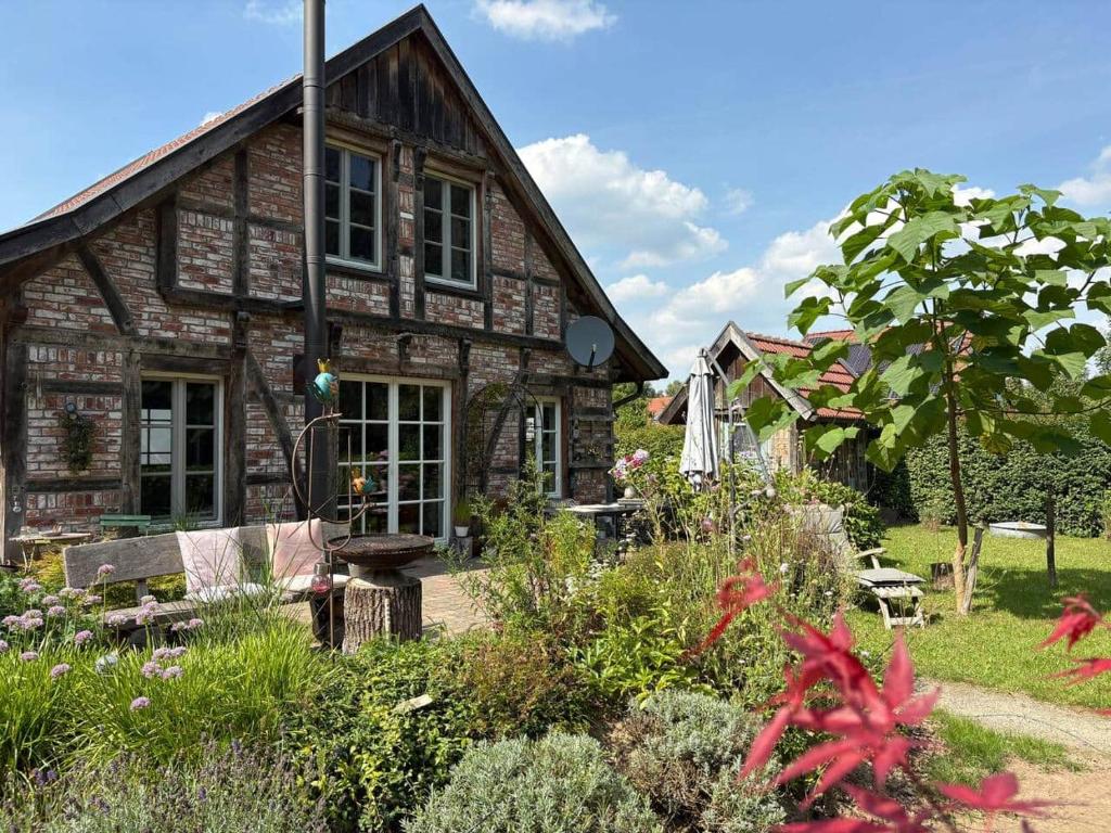 Fachwerkhaus am See mit Fass-Sauna im Münsterland, Einen (tarifs actualisés, 2026)