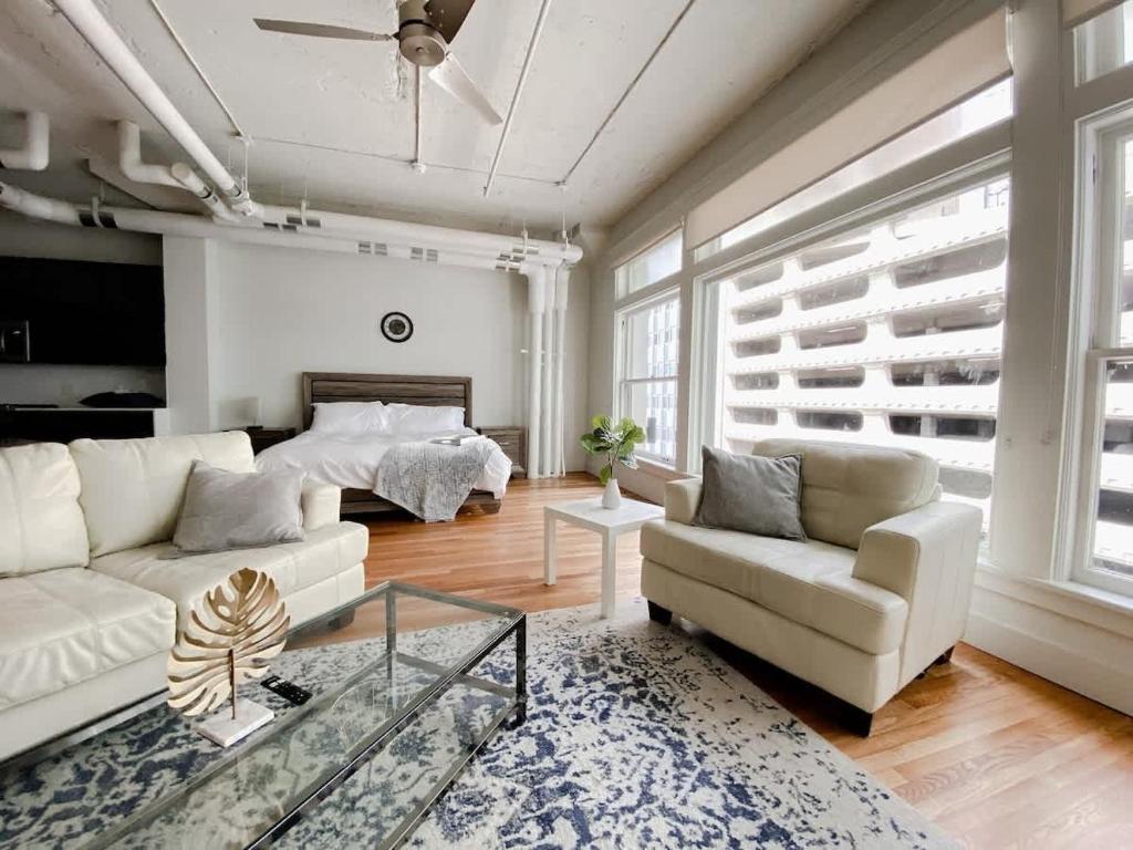 Studio Loft with Grand Piano & King Bed Downtown, Dallas (aktualisierte ...