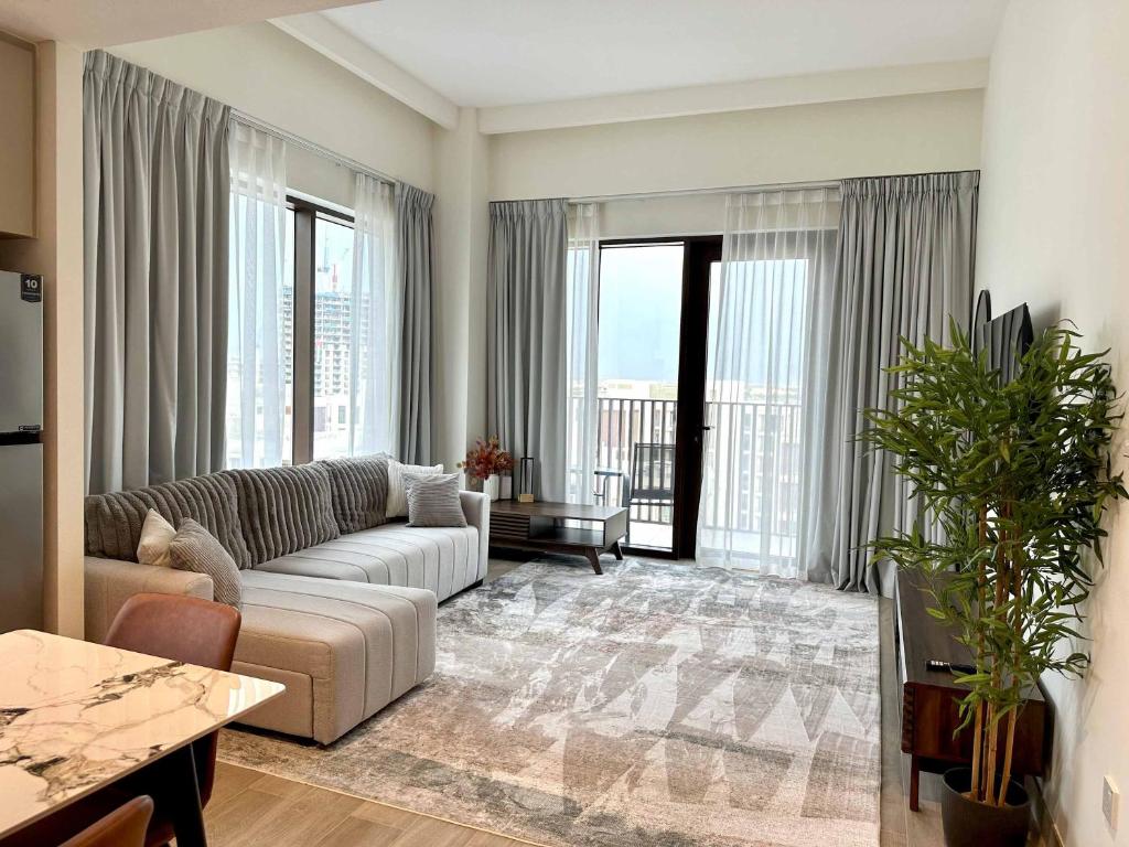 Knokey Cozy Studio Apartments in Creek Beach with Lagoon Pool access ...
