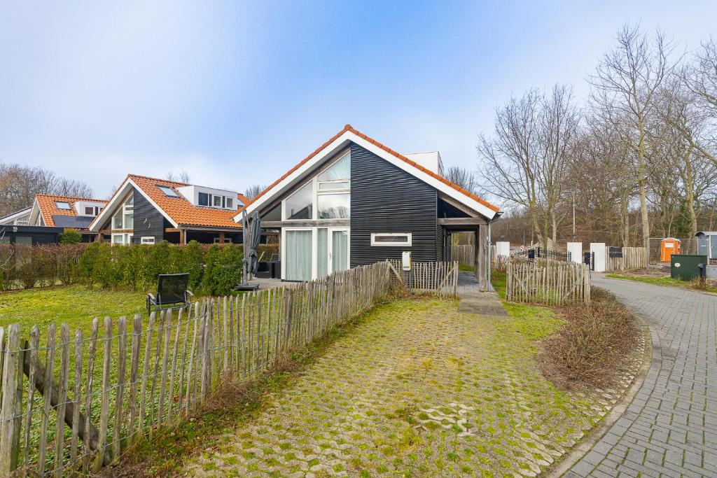 Zonnedorp 1 Solskin Renesse | Strandvakantie in Modern Vakantiehuis ...