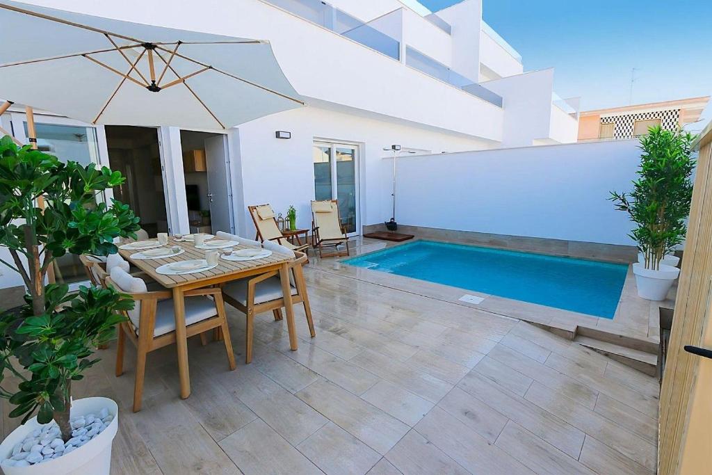 Molino-Beach-House-Modern-home-with-private-pool-on-walking-distance-to ...