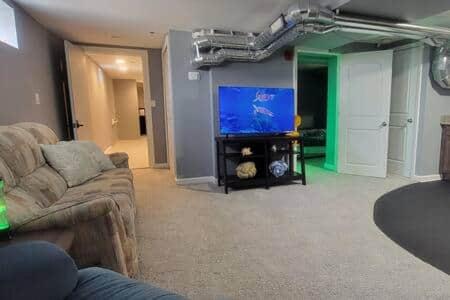 *Oceana* Entire King 3 BR lower level at MicroLux, Pleasant Ridge (2026 ...