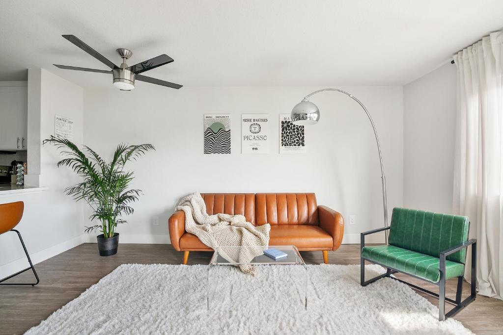 Modern 1BD in La Jolla Mountain City Views Free Parking, San Diego ...