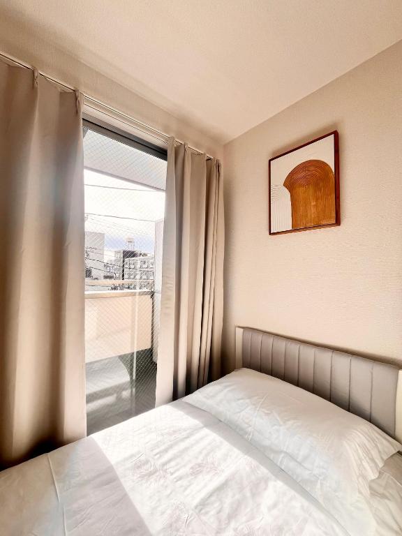 Louis stage showamachi, Tokyo (harga dikemas kini 2026)