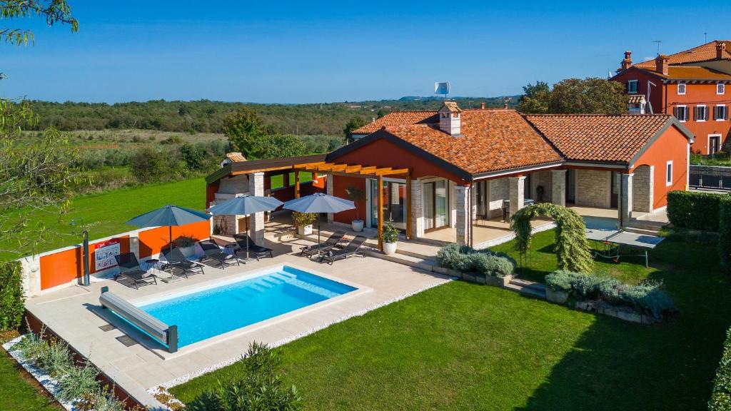 Activity villa Marula with outdoor pool in Buje, Gamboci (updated ...
