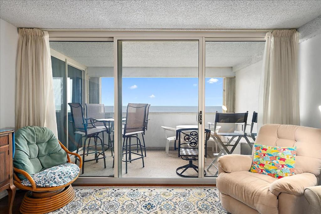 2 Bedroom Ocean Front Condo with Outdoor Pool!, Ocean City (precios ...