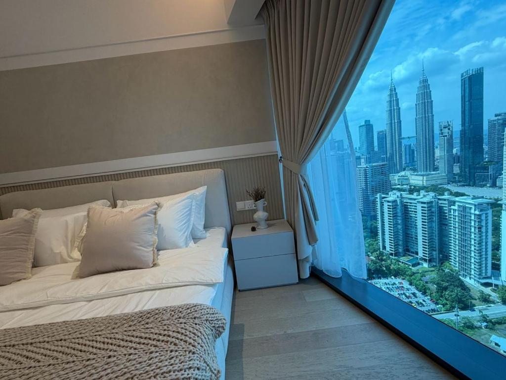 Twin Tower Crush by KF, Kuala Lumpur (harga terbaru 2026)