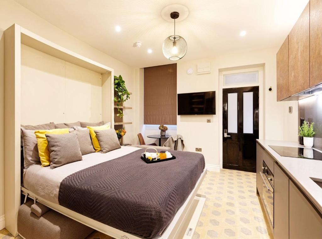 Nice studio, modern and minimal style-Basement., Londres (precios ...
