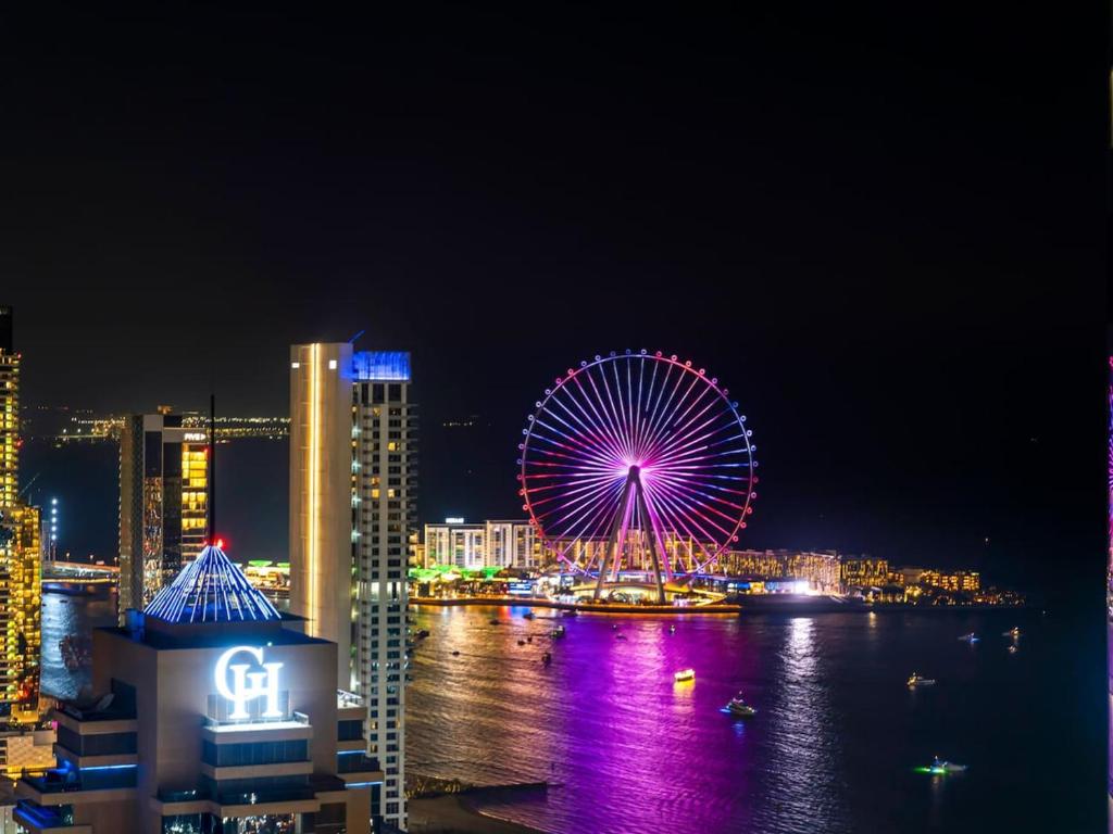 Luxe 2BR Palm, Dubai Eye, Harbour and Marina views, Dubai (prezzi ...