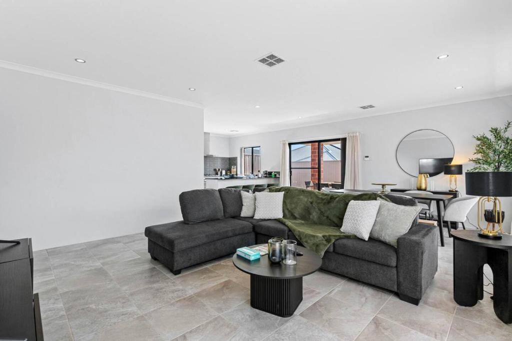 The Sunlit Expansive Hideaway, Alkimos (prețuri actualizate 2026)