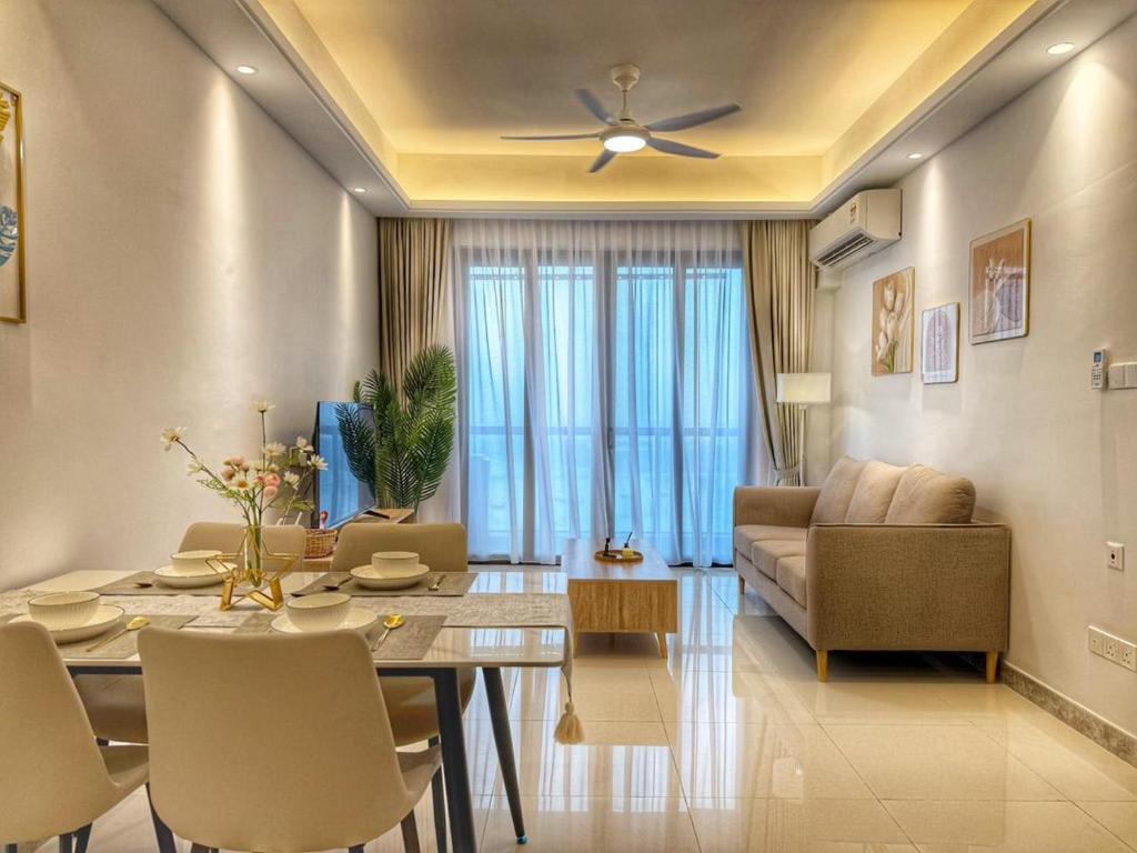 B2133A09 R&F Princess Cove 2BR Sea View JB Central, Johor Bahru ...