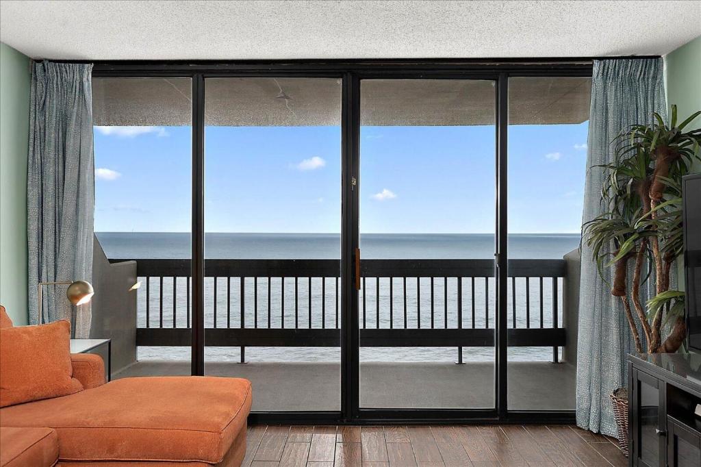 2 BR Oceanfront Balcony at Century I with Indoor Pool!, Ocean City ...