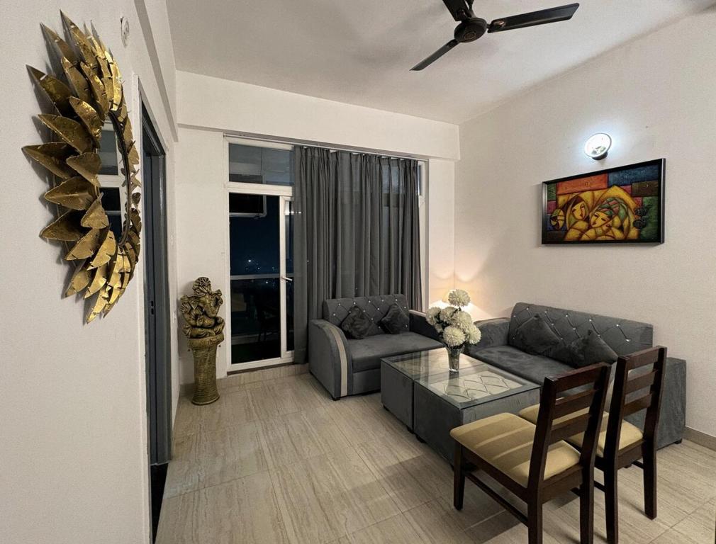 Seven Eleven by Nityam - 1BHK Spectrum Mall, Noida (precios ...
