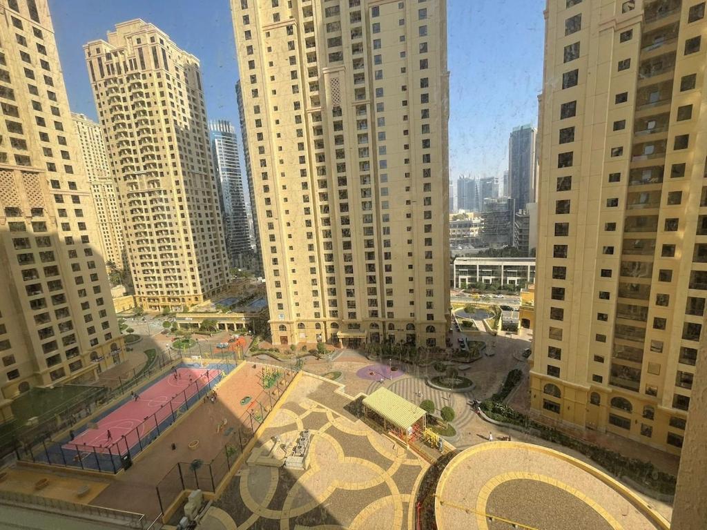 Two Bedroom Apartment with Excellent Location, Dubai (preços ...