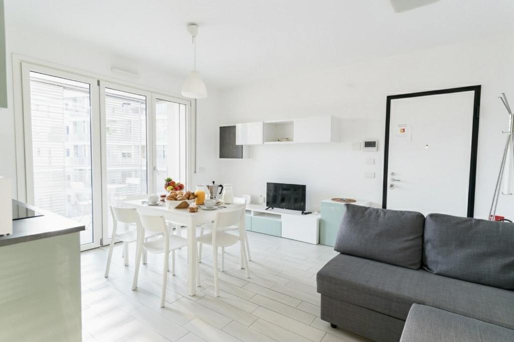 Apartment 3BR with large terrace - 800m from San Leonardo M1, Milan ...