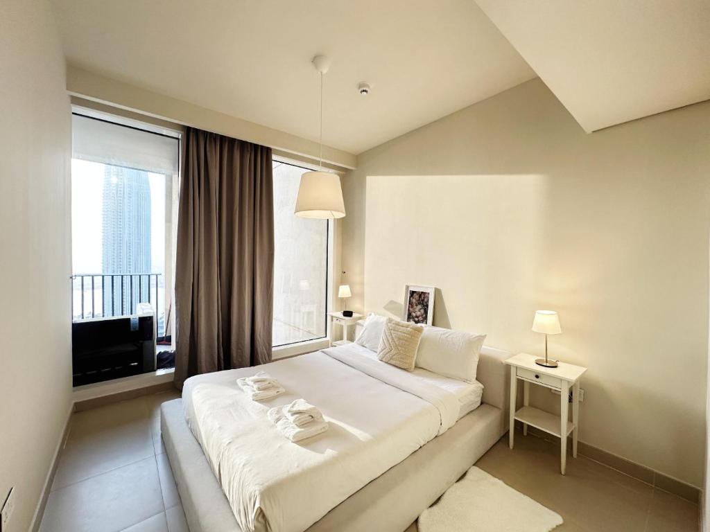 Harbour Gate 2BR, Dubai Creek Harbour, Pool and Gym with Balcony, Dubai ...