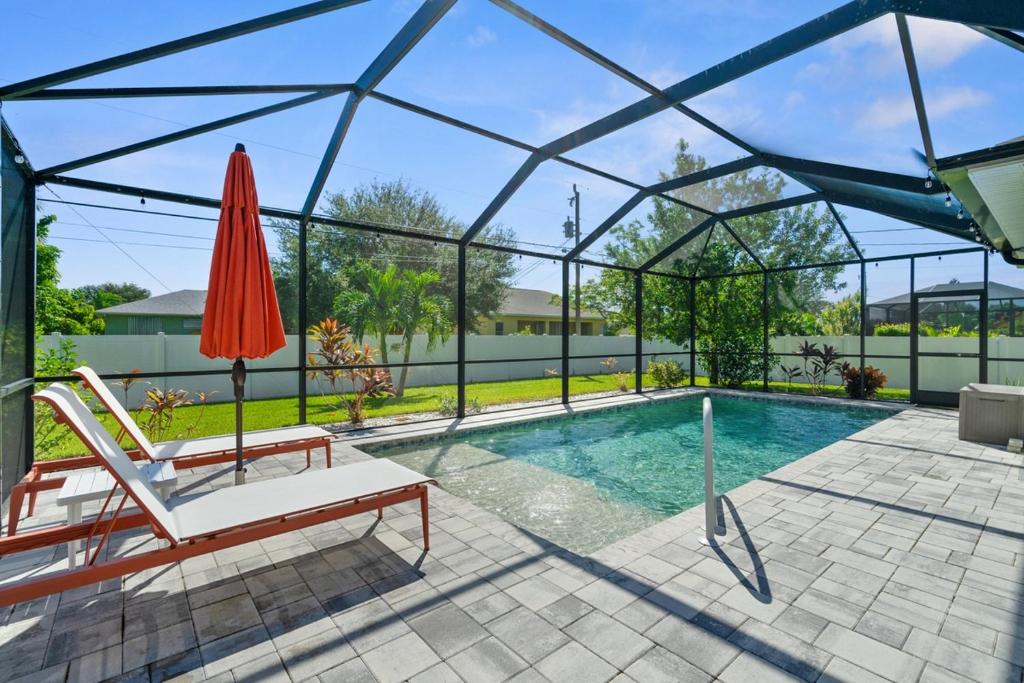 Villa Paloma - Beautiful electric-heated saltwater pool home with ...