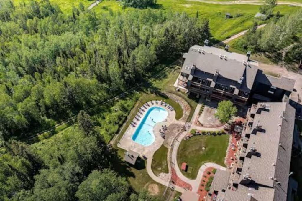 North Shore Knotty Loft Ski in out Hot Tub, Lutsen (precios ...