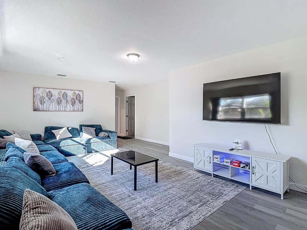 Spacious Tampa Stay • Large Yard • 15 Guests, Tampa (updated prices 2026)