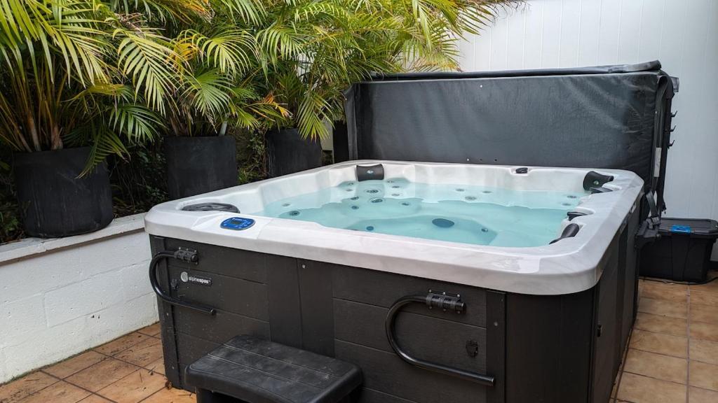 Coastal Retreat with Spa & Games Room, Whale Beach (aktualizované ceny ...