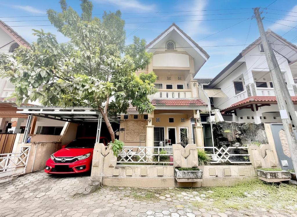Cozy 3BR Family House in Griya Indah Sleman Jogja, Central Java by Le ...