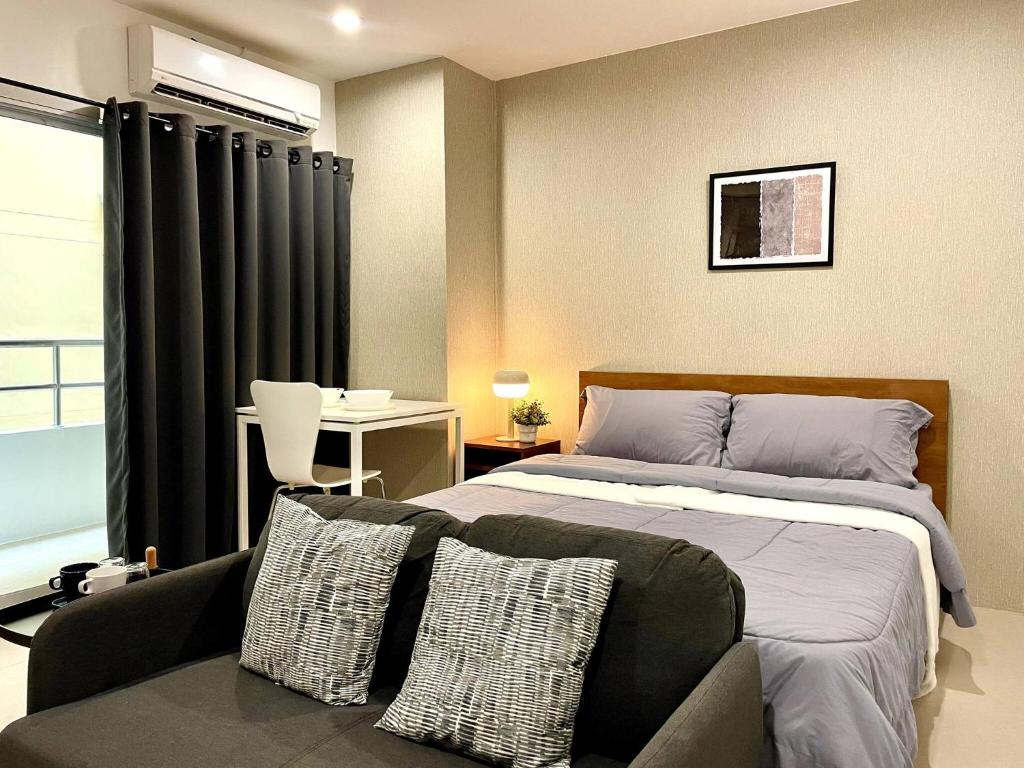 Thonglor BTS 1-Min Walk Easy Check-In Laundromat, Khlong Toei (harga ...