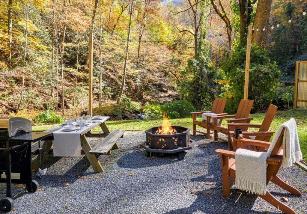 3BR House with BBQ & Fire pit Bryson City, Bryson City (updated prices ...