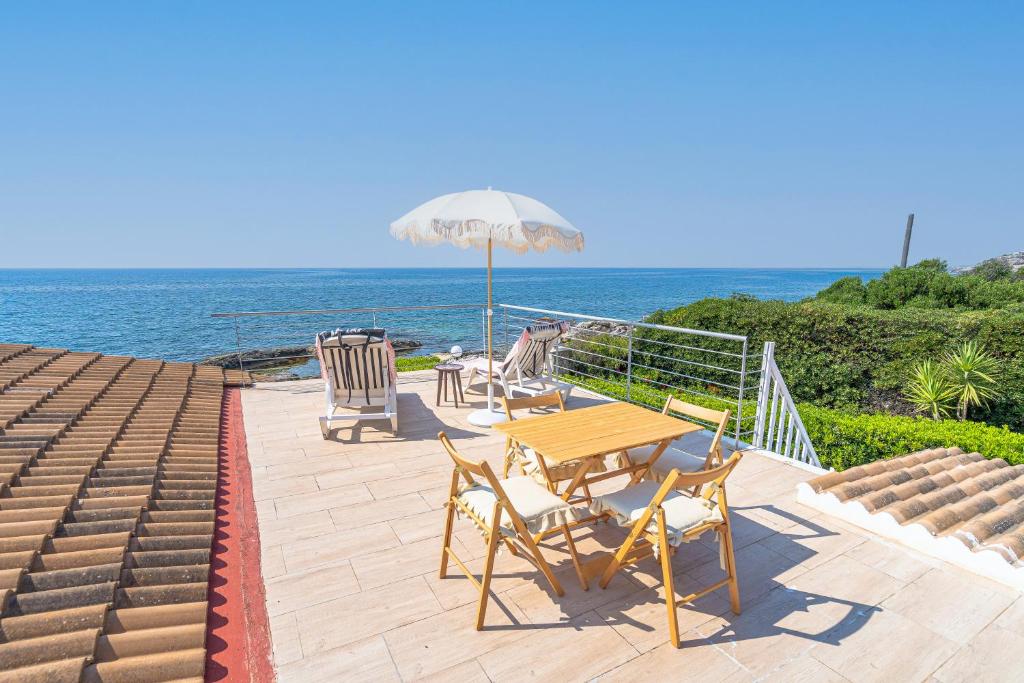 Villa fronte mare a Fontane Bianche con accesso diretto al mare ...