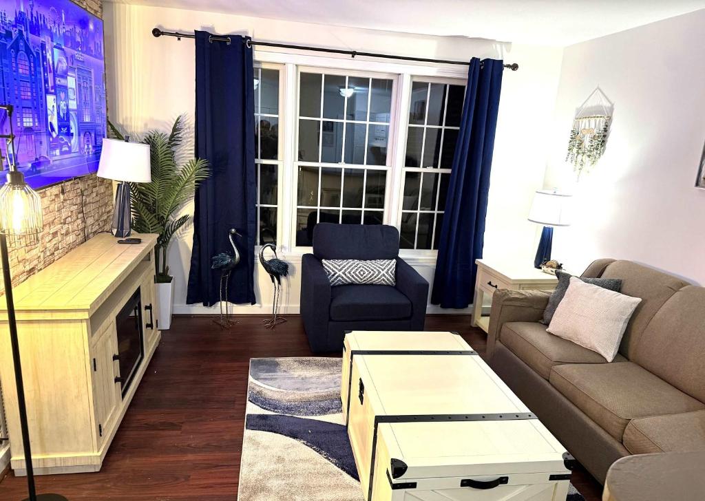 Mountain Getaway Suite Ski OnOff Jiminy Peak - Fully Redone Decor ...