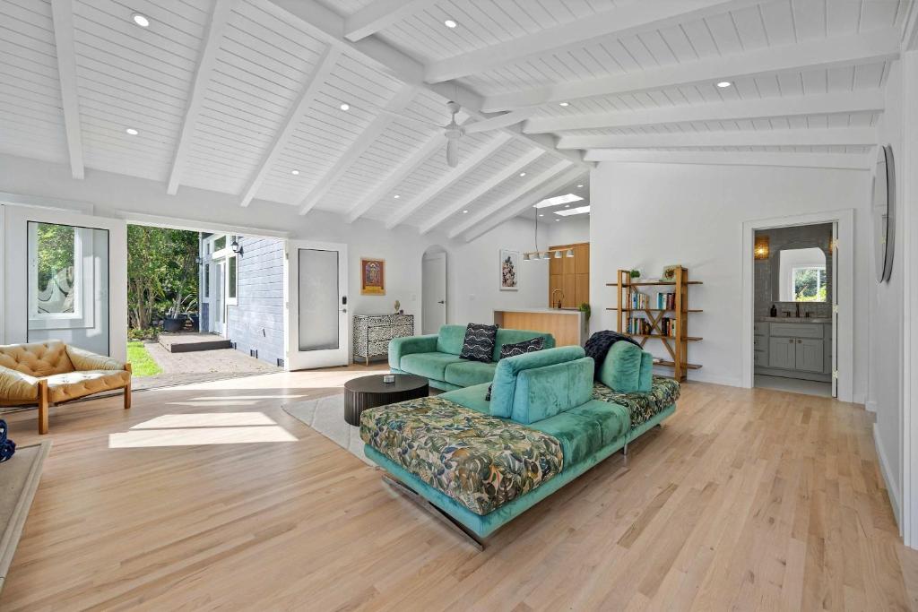 New Listing Topanga Cabin by Colby & Conrad, Wildwood (aktualisierte ...