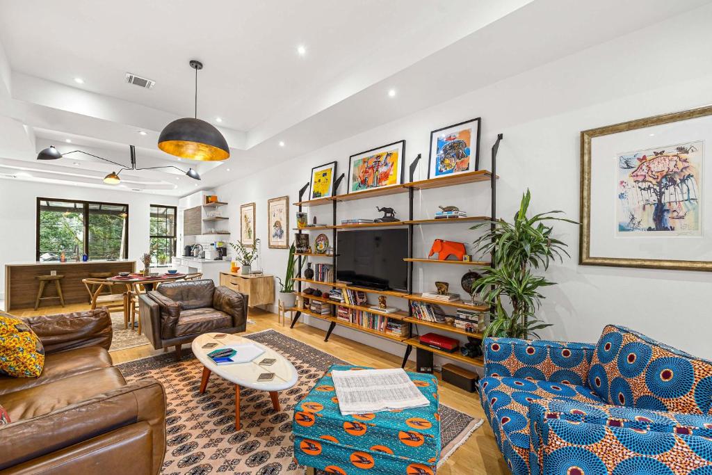 Bainbridge by Rove Duplex with Deck & Backyard, Brooklyn (tarifs ...
