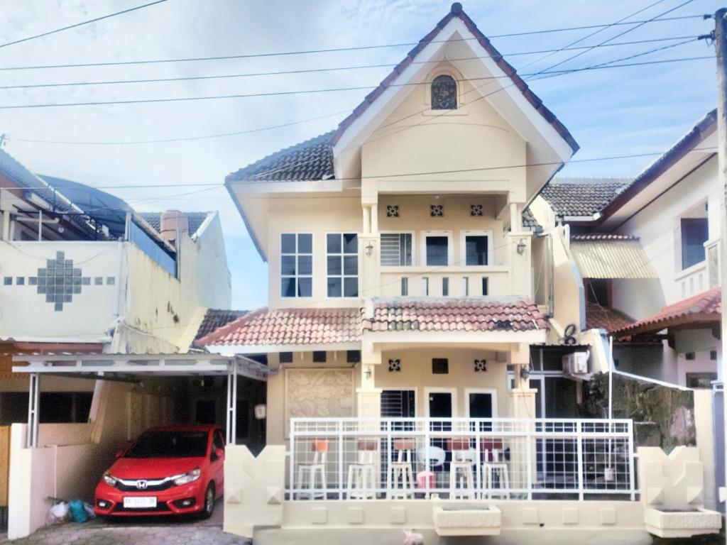 Cozy 3BR Family House in Griya Indah Sleman Jogja, Central Java by Le ...
