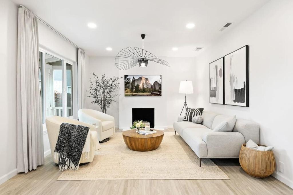 Marbella Lane - 3BR Designer near Valley Fair, Burbank (prezzi ...