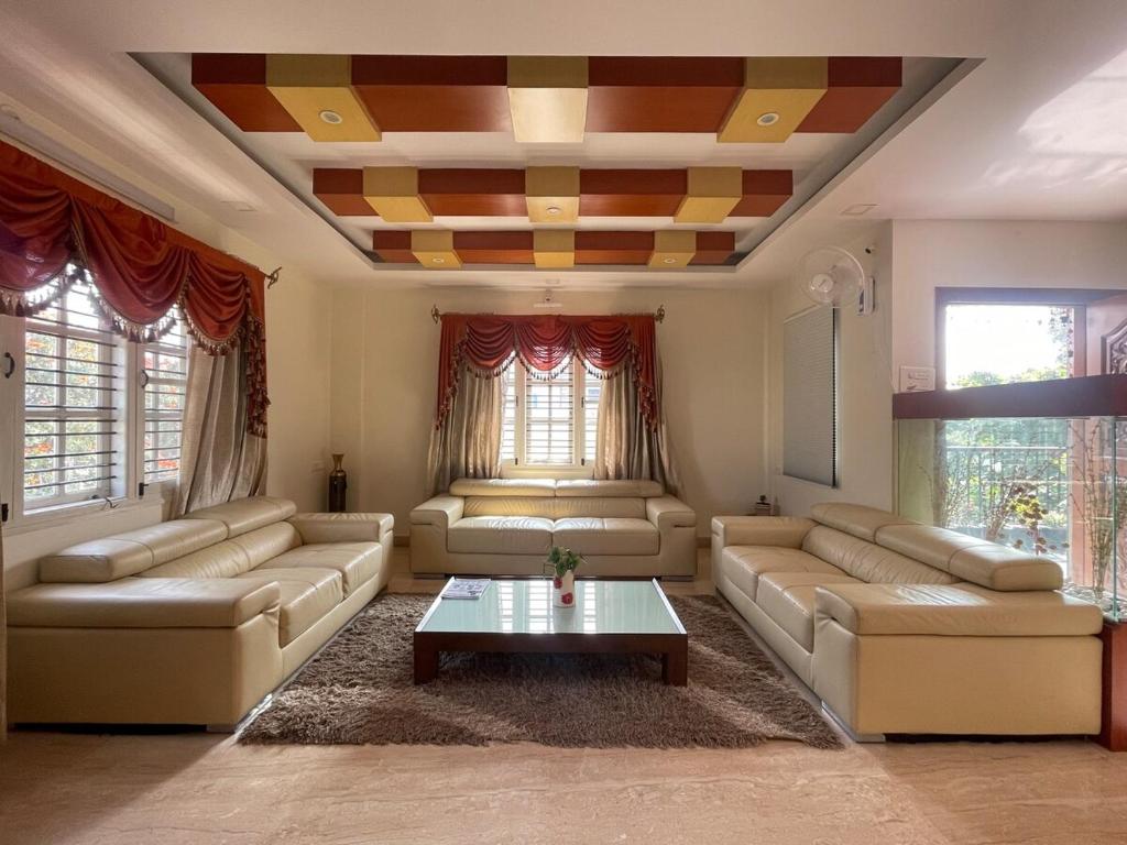 Luxury 3BHK near Mall of Asia close to Airport Road, Bangalore (precios ...