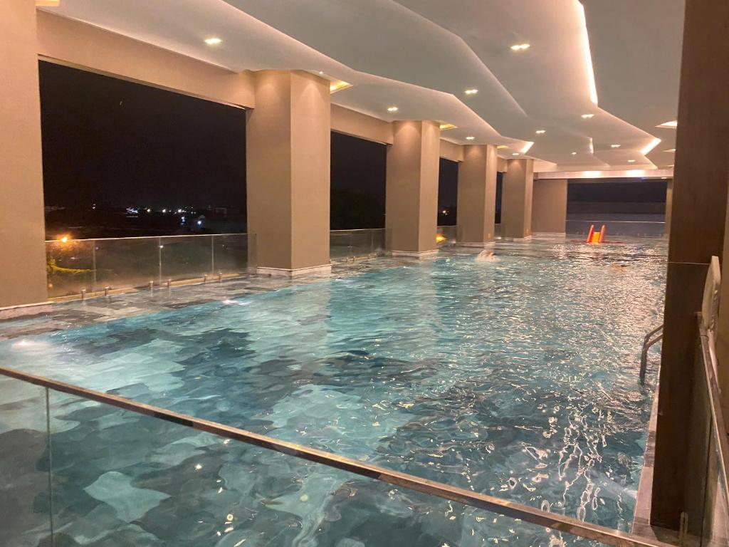 Luxury river view apartment with swimming pool and sauna（ホーチミン・シティ）：（最新 ...