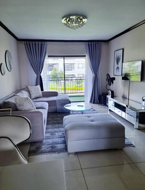 Modern Two Bedroom in Fourways Montecasino Sandton، Trevallyn (أسعار ...