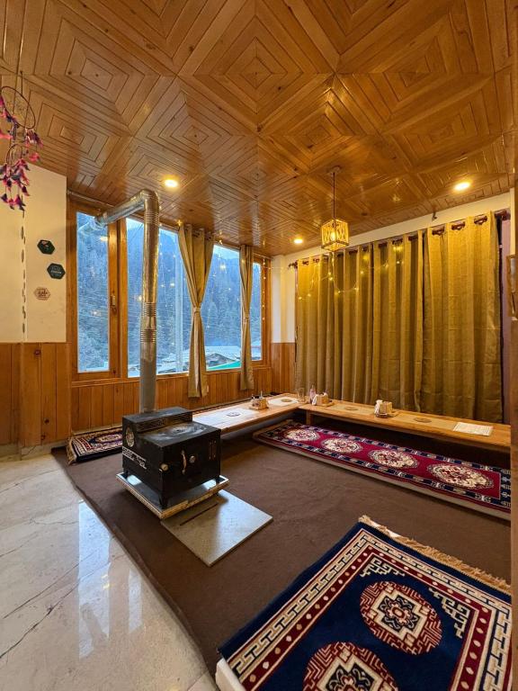 The Pahadi Soul Stay and Café, Jibhi (updated prices 2026)