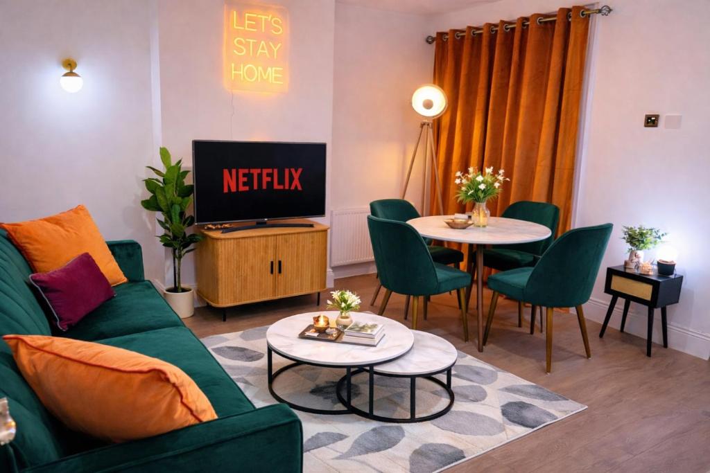 Luton 4Bed Home - Airport and M1 Access - Wi-Fi, Luton (tarifs ...