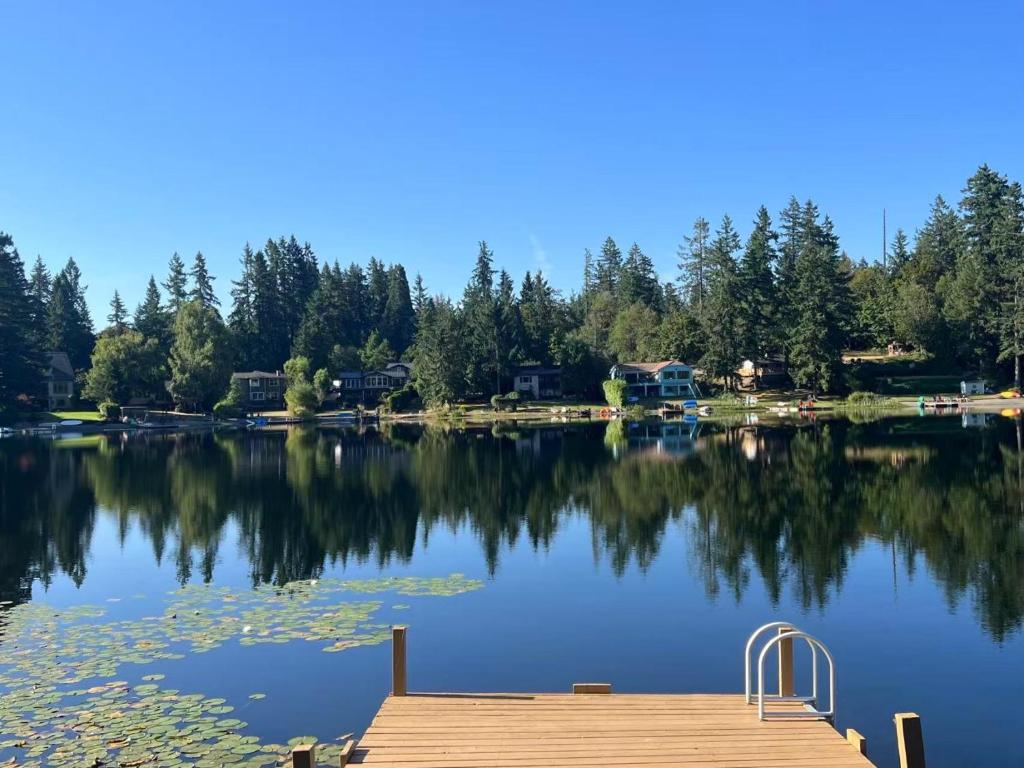 Marbella Lane - Hidden Gem on Scenic Shady Lake, Maple Valley की (2026 ...