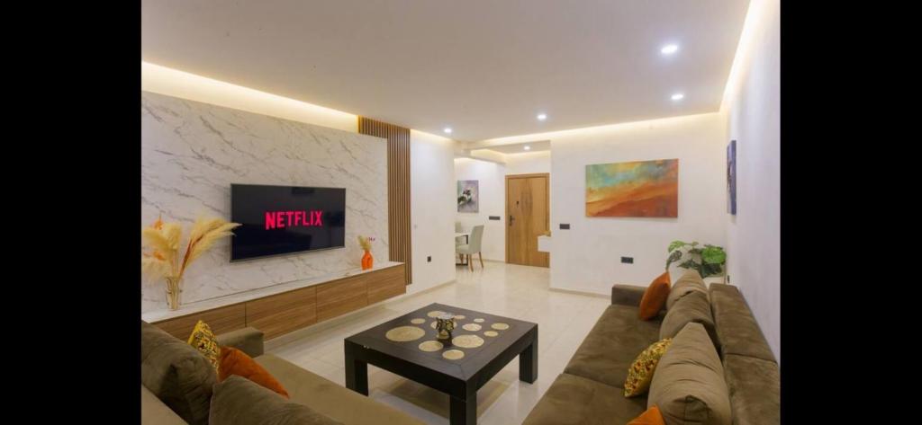 Modern 3-Bed retreat in Gueliz near Train station, Marrakesch ...