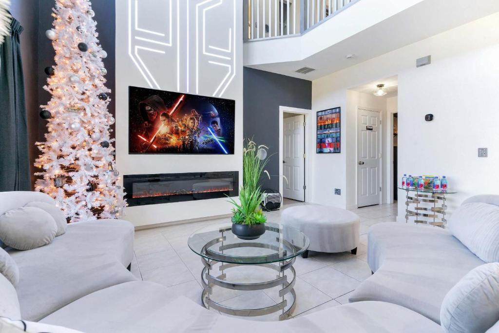 New Modern STAR WARS Villa Only 3 Miles 2 Disney w VR's, Kissimmee ...