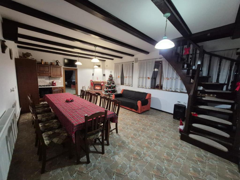 Casa Morosan Vilă cu grădină mare Saună și parcare privată, Mănăstirea ...