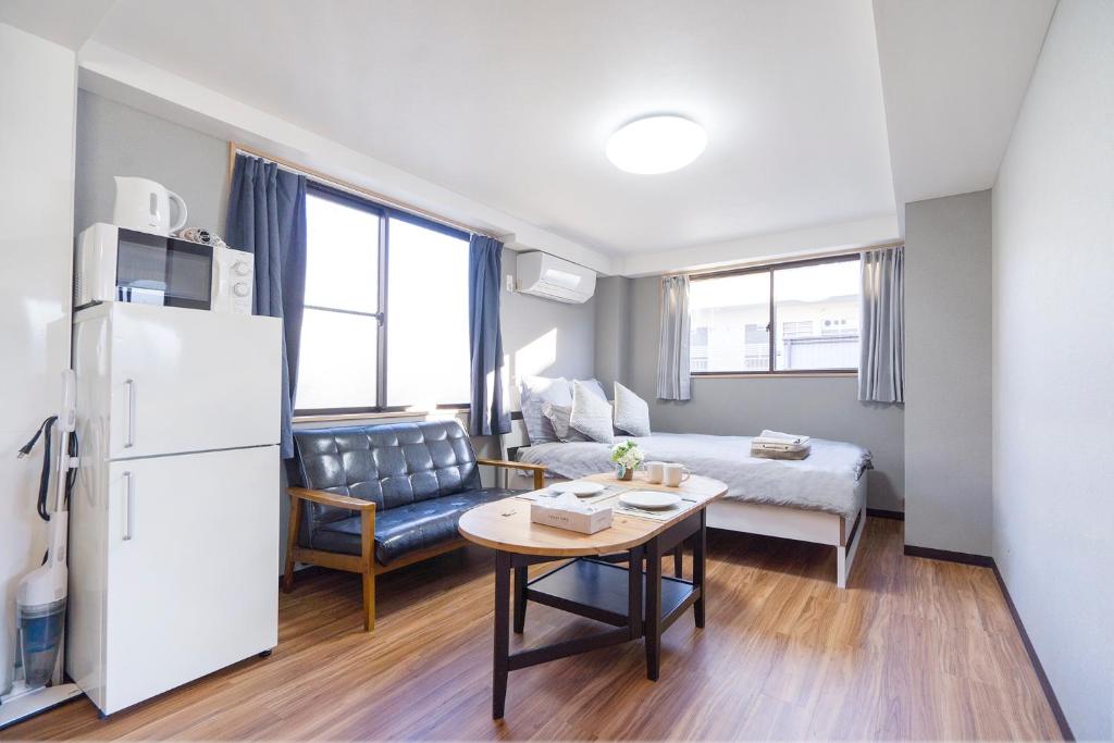 Charming Guesthouse in the Heart of Okubo 丶Steps to Metro and ...