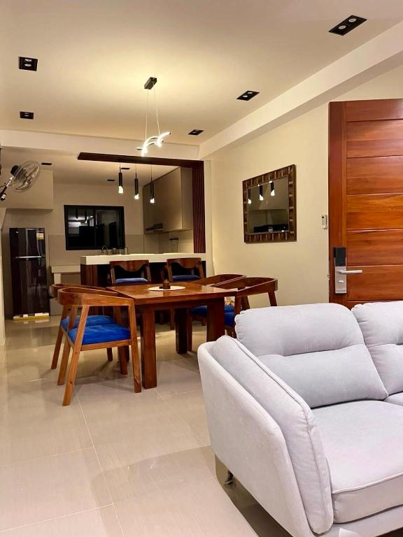 2BR Modern Cocoon-Near Beach, Subic Bay Yacht Yacht, Inflatable Island ...