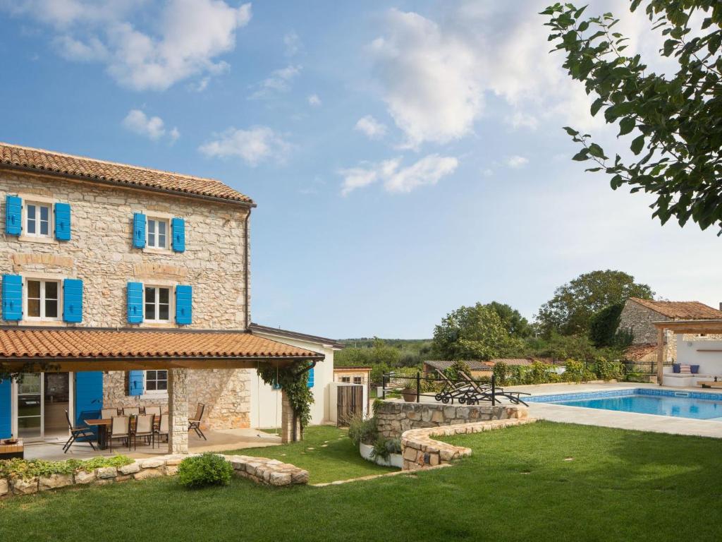 Holiday Home Villa Flavia Traditionelles Steinhaus mit Pool by ...