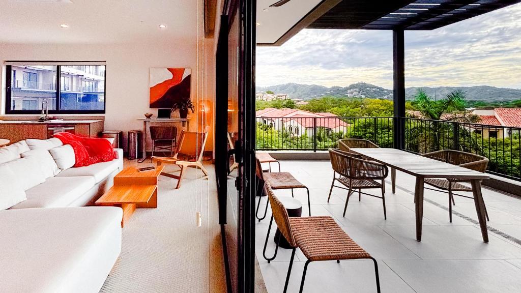 Sunset Terrace at Naumi, Ocean Views & Beach Club, Coco (tarifs ...