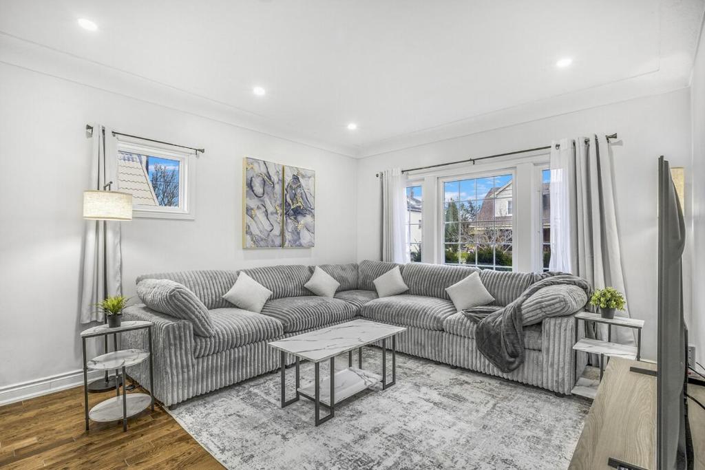 Romeo & Juliet Niagara Retreat - Clifton Hill, Niagara Falls (prezzi ...